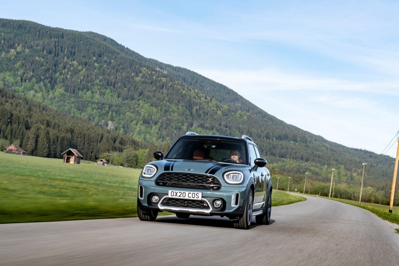 El MINI Countryman actualiza su estética y su tecnología