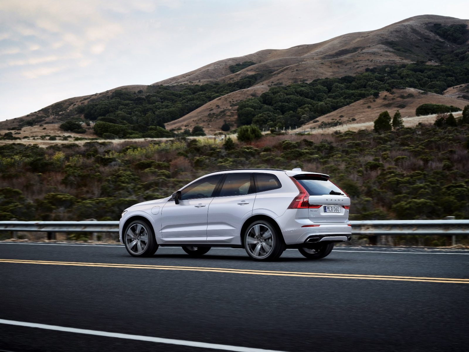The Volvo XC60 receives new engines and options