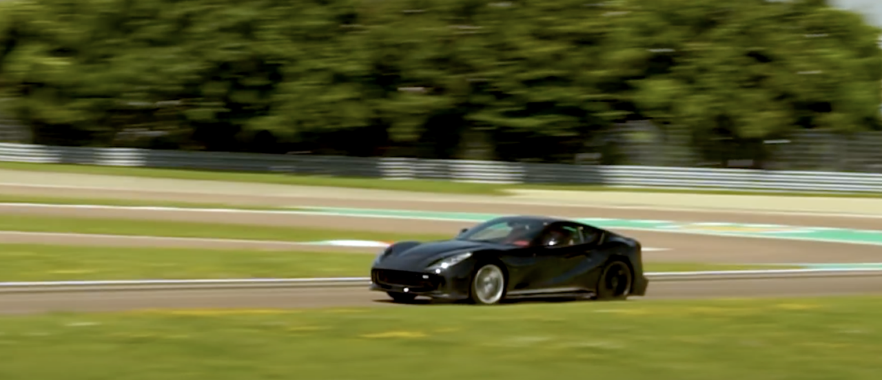 Ferrari 812“GTO”已经在赛道上行驶