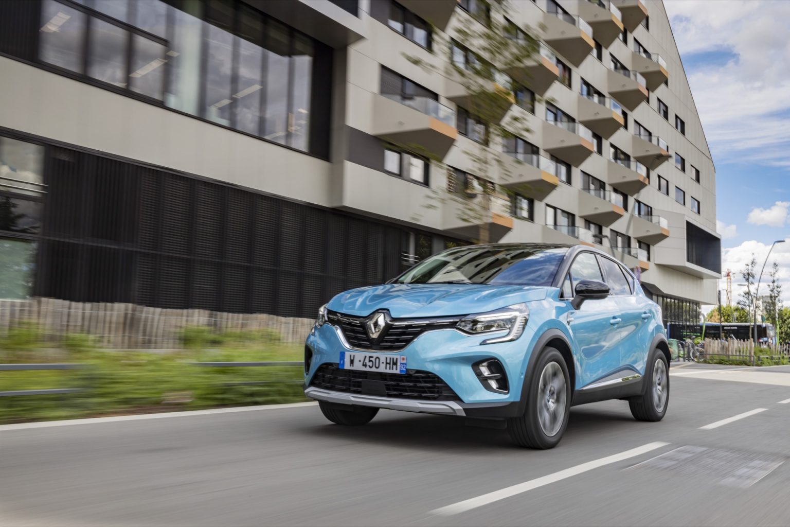 Prueba: Renault Captur E-TECH, un SUV híbrido enchufable con muchas ...