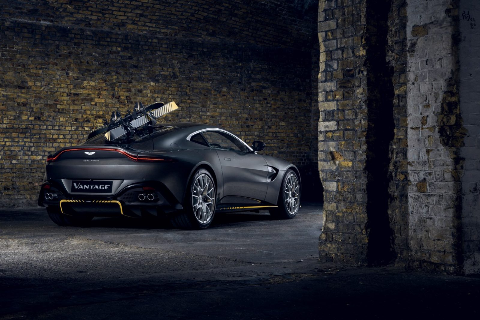 Aston Martin celebra el nuevo film de James Bond