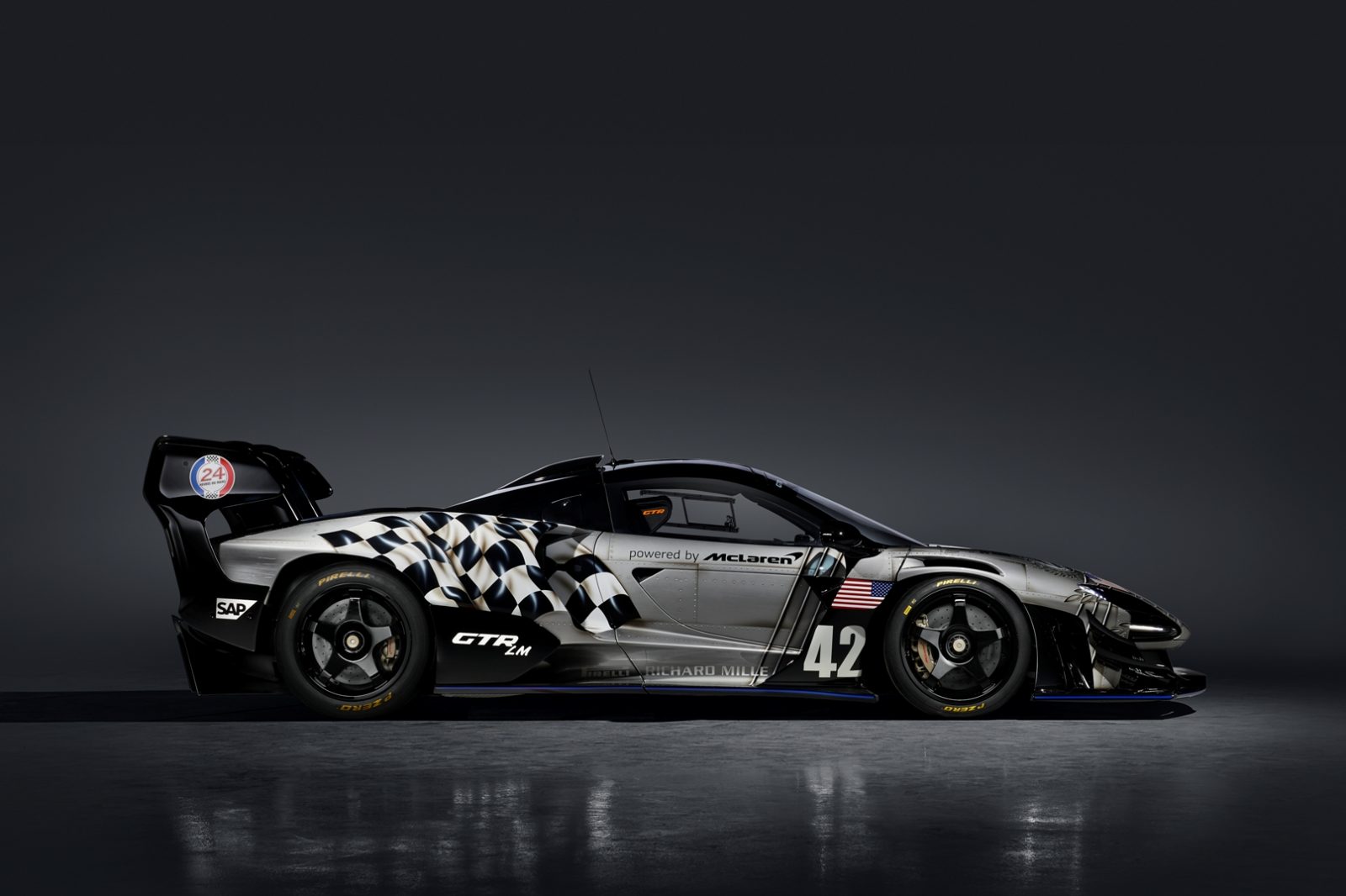 O McLaren Senna GTR LM presta homenagem ao F1 GTR de Le Mans