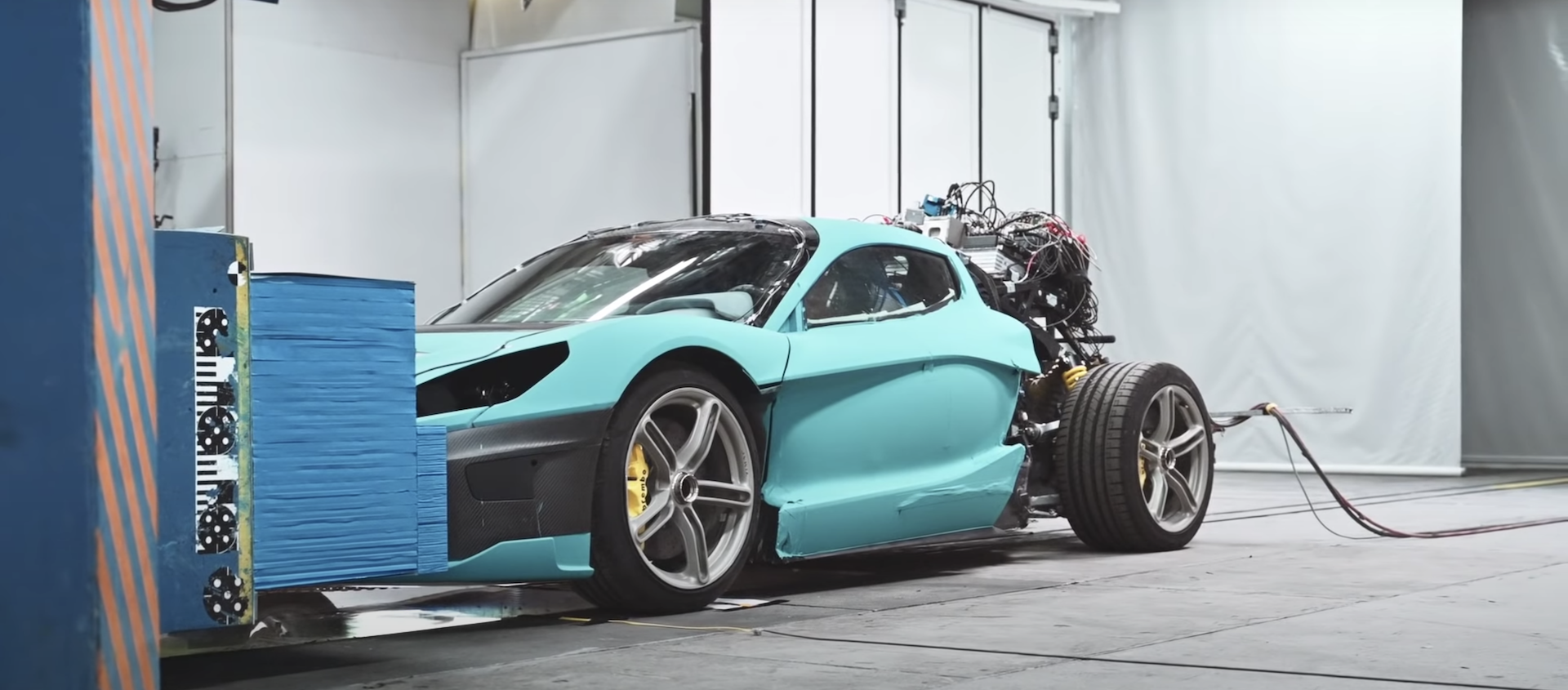 Vídeo: así son los dolorosos crash test de Rimac