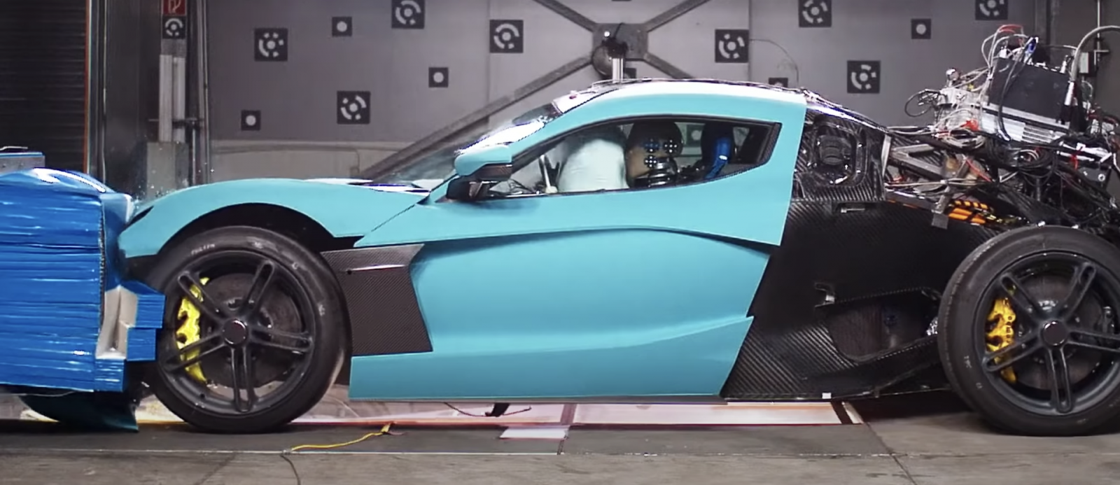 Vídeo: así son los dolorosos crash test de Rimac