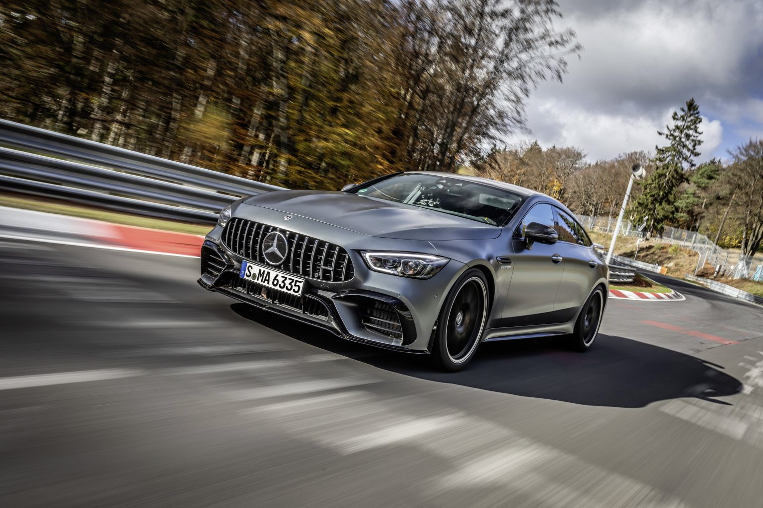 Nouvelle reine des berlines sportives de luxe