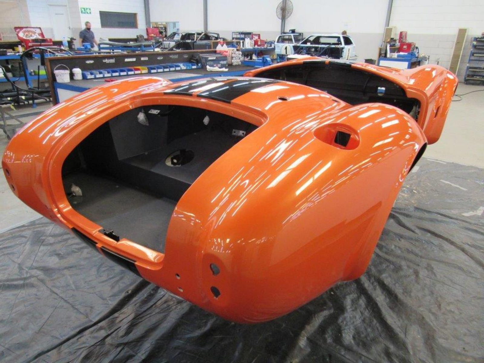 AC Cars predstavlja novo Cobra Series 4 Electric