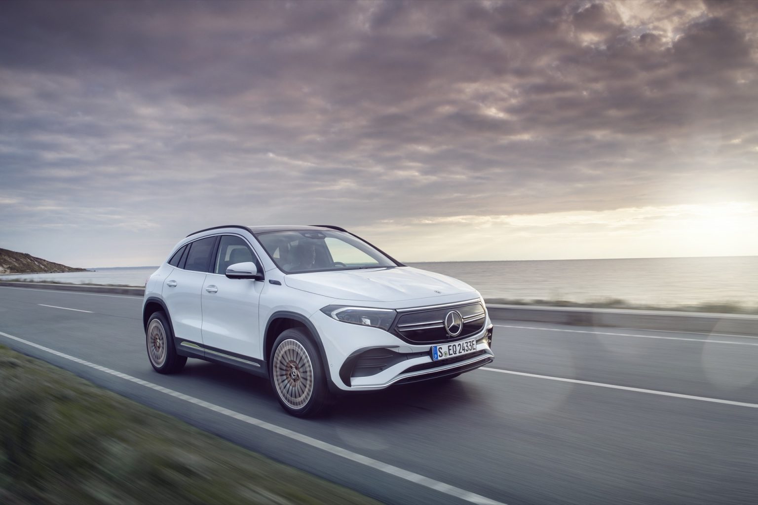Mercedes EQA 300 y EQA 350 completan la gama del eléctrico Mercedes EQA 300 y EQA 350 completan la gama del eléctrico