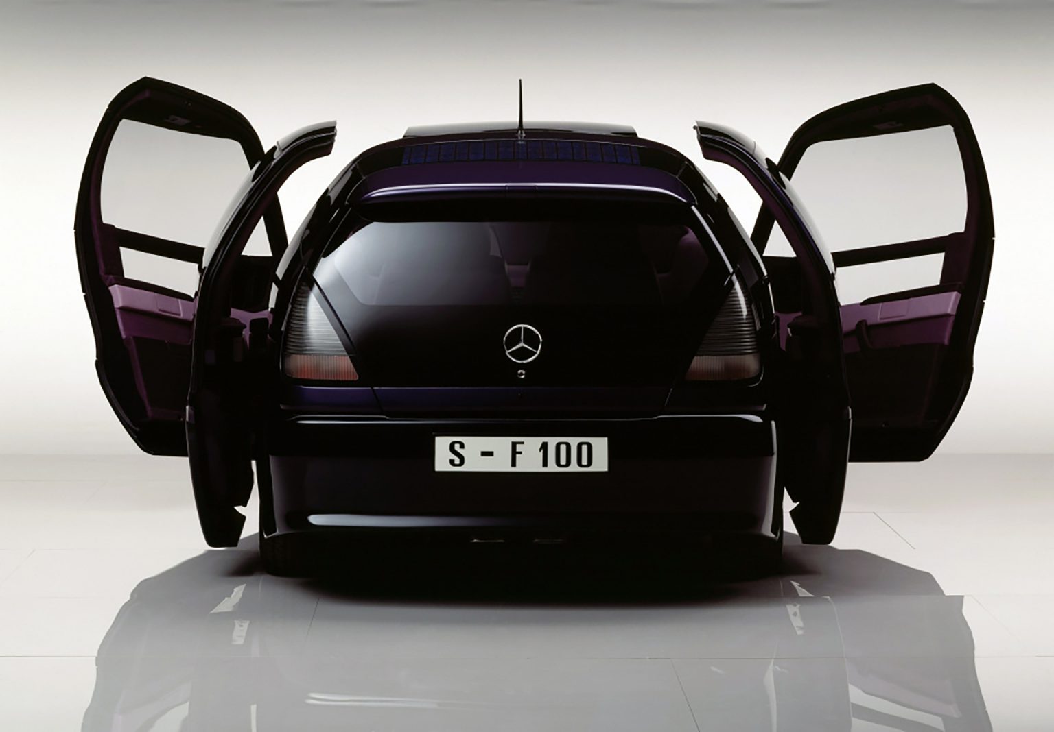 Mercedes-Benz F100, el concept que se anticipó al futuro