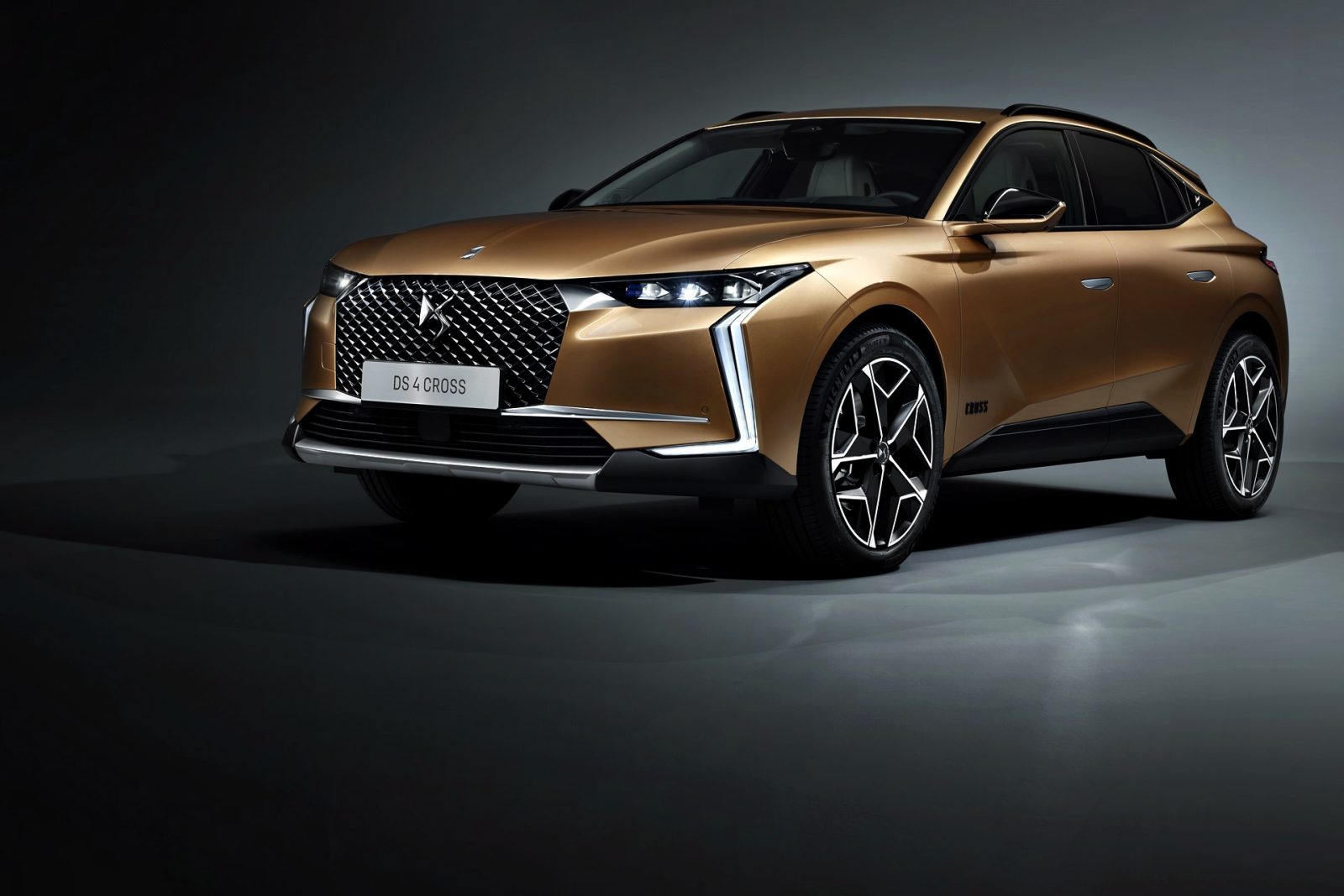 C'est la deuxième génération et le retour de la DS 4 en 2021