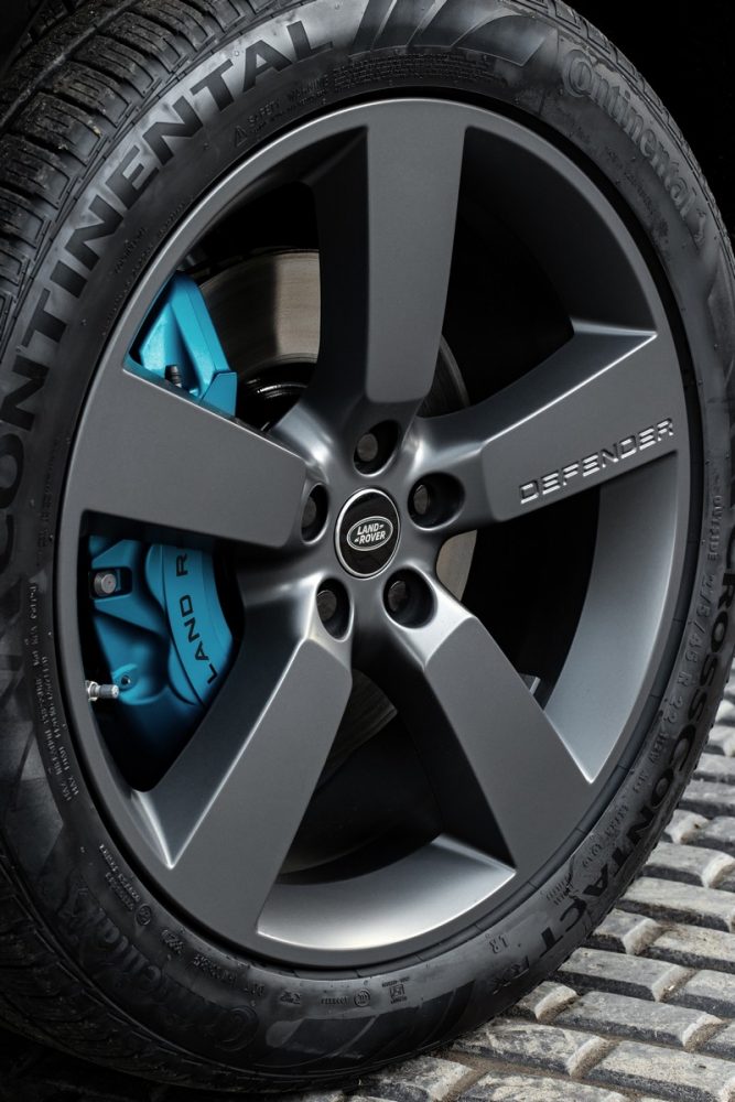 Land Rover Defender V8 101