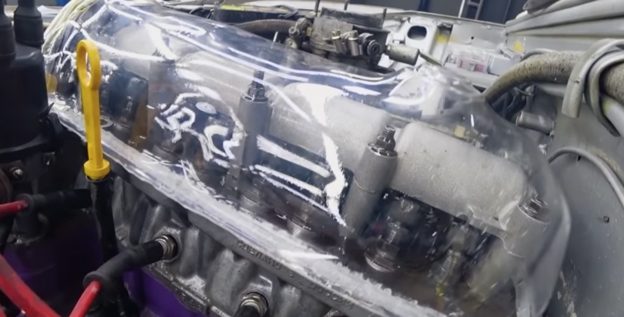 ¿Qué pasa en el cárter de tu coche cuando lo arrancas?