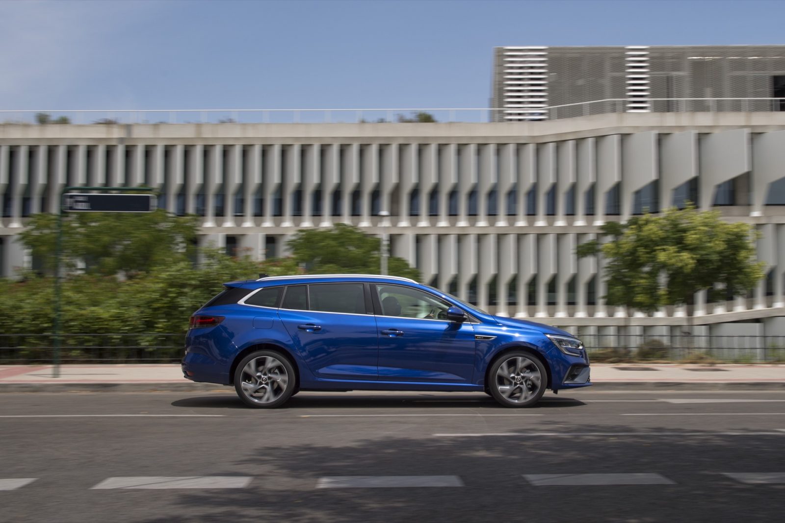 Renaul Captur E-TECH vs Mégane Spor Tourer E-TECH