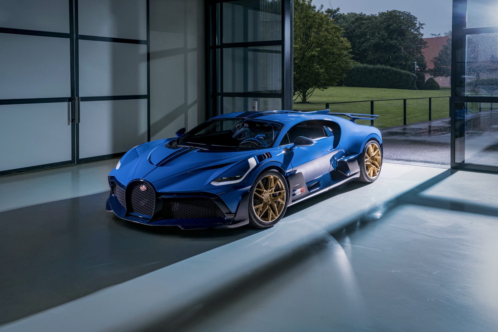 The latest Bugatti Divo is dressed in the colours of the legendary EB110