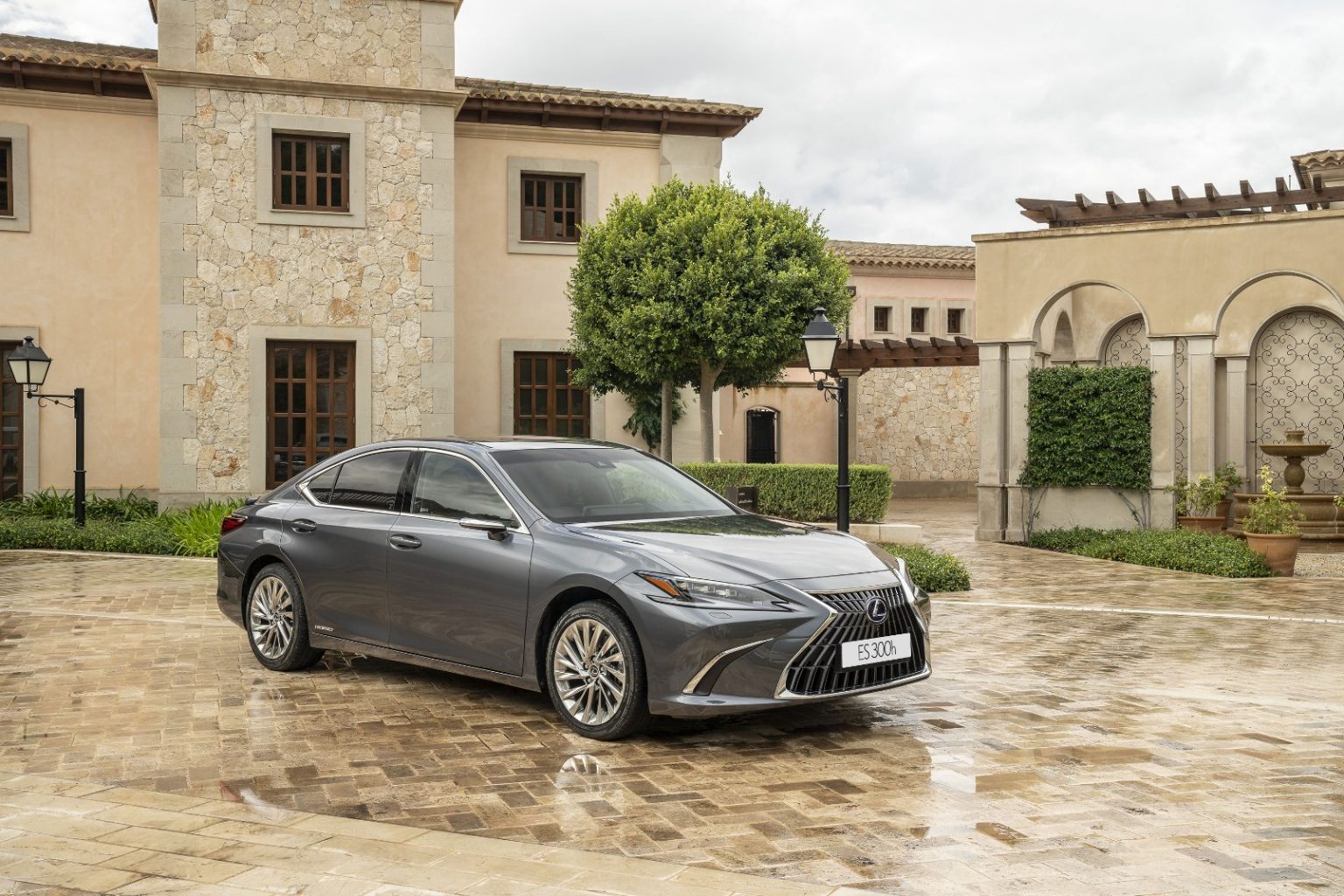 El nuevo Lexus ES 300h ya tiene precios en España
