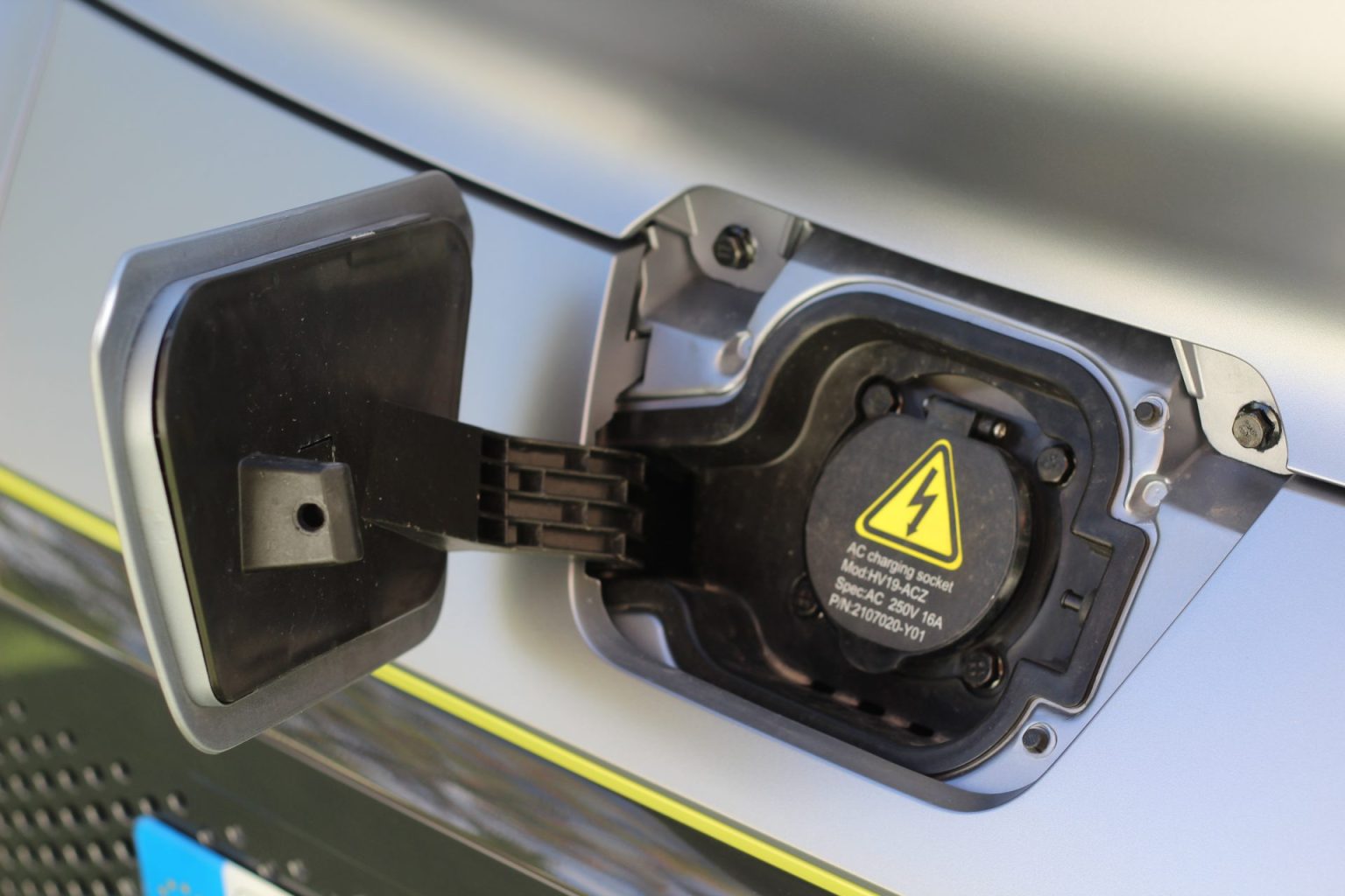 Probamos el XEV Yoyo, el nuevo cuadriciclo eléctrico concebido para ...