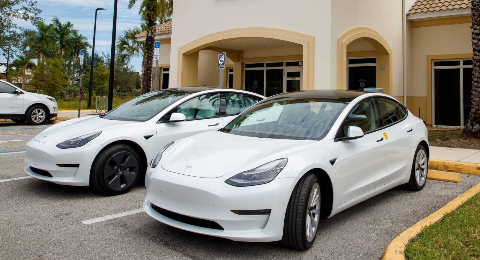 Tesla anuncia tes nuevos modelos ¿Quieres saber cuáles son?