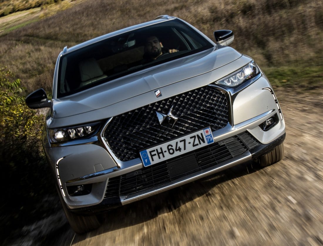 El DS 7 Crossback E-Tense se actualiza y ya tiene precios en España