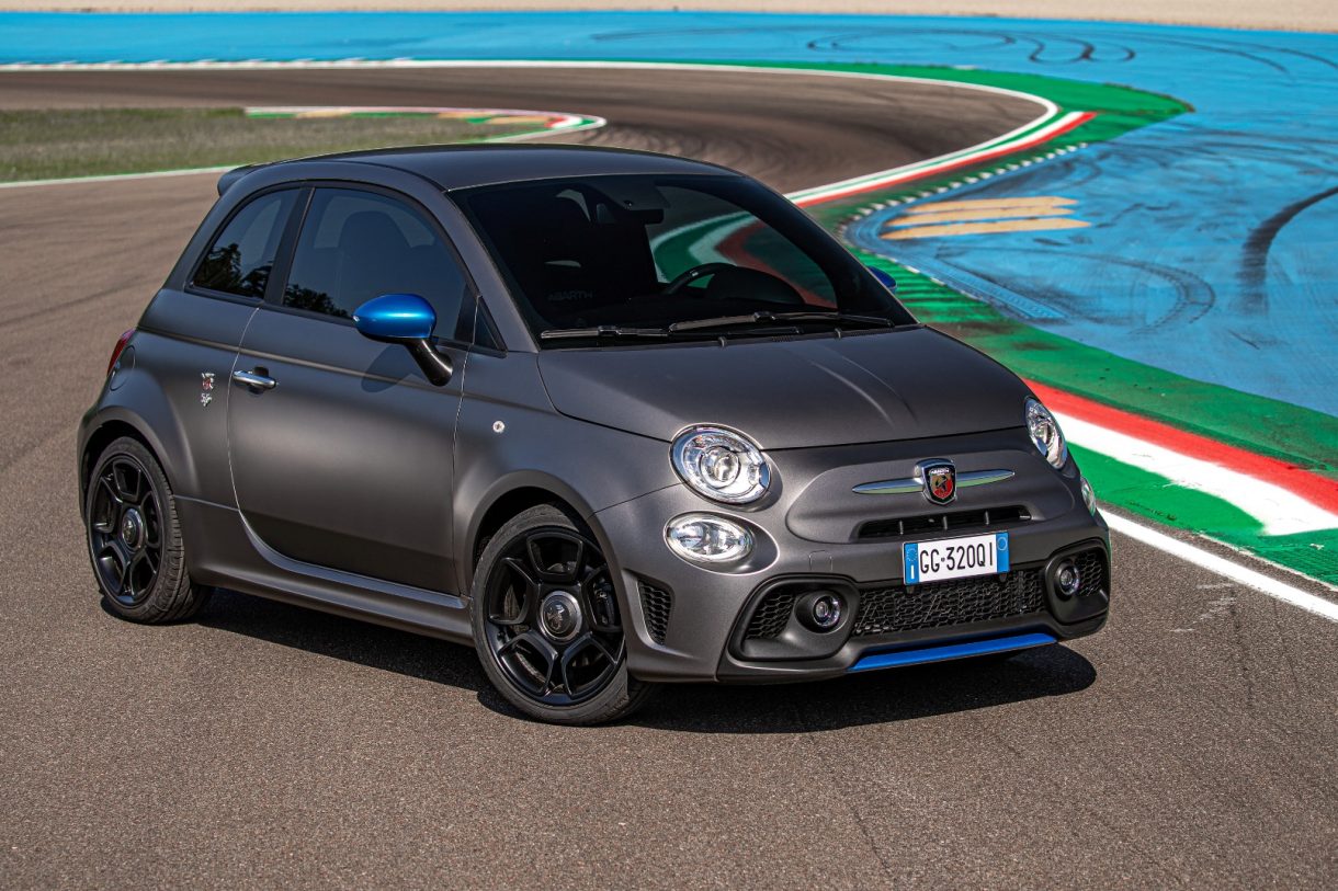 El Abarth F595 ya ha anunciado su precio para España