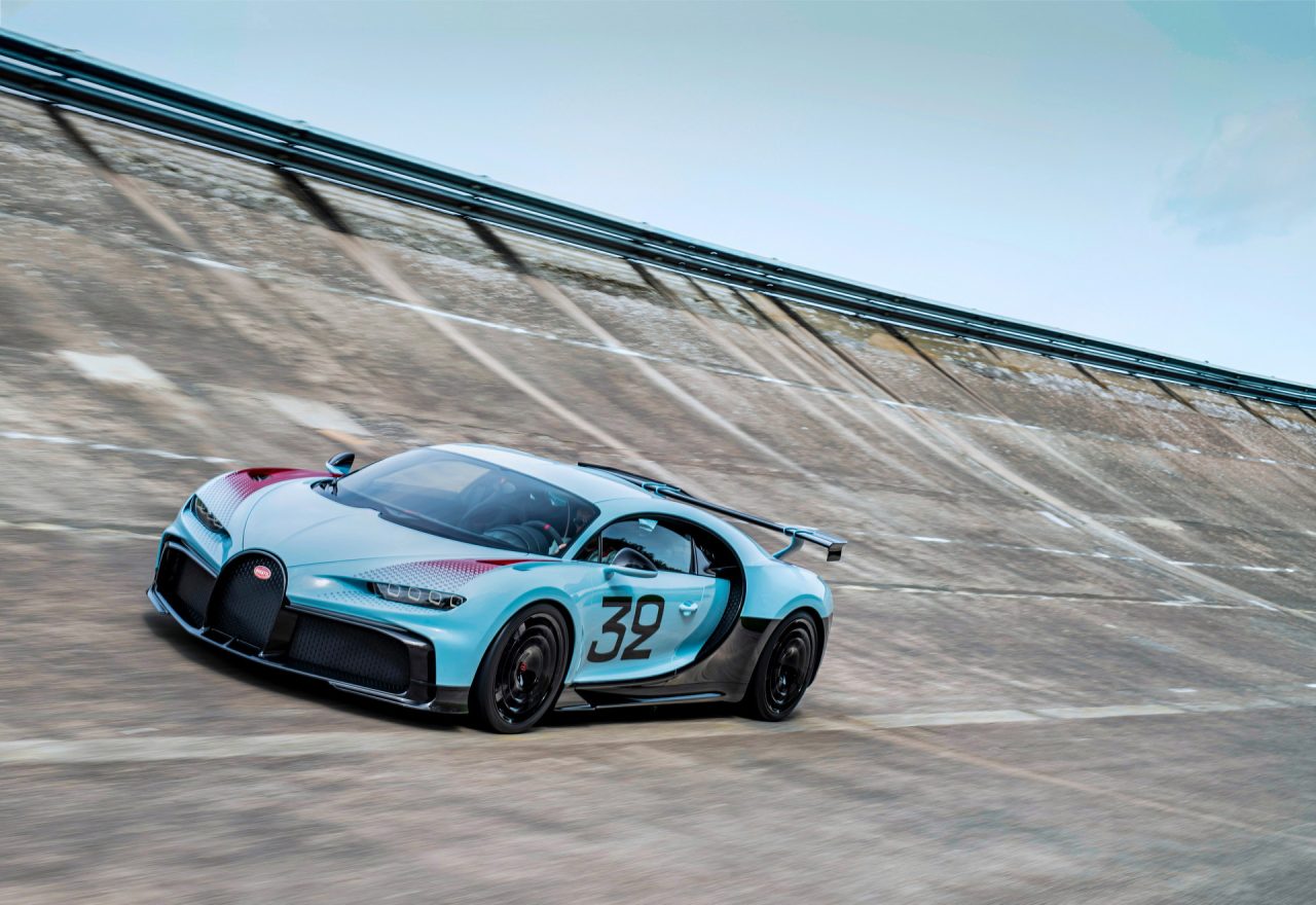 Bugatti presents the first unit of its Sur Mesure program