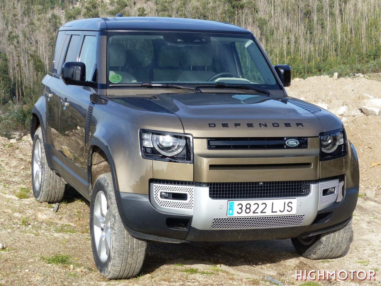 The Land Rover Defender 110 is armoured thanks to Trasco
