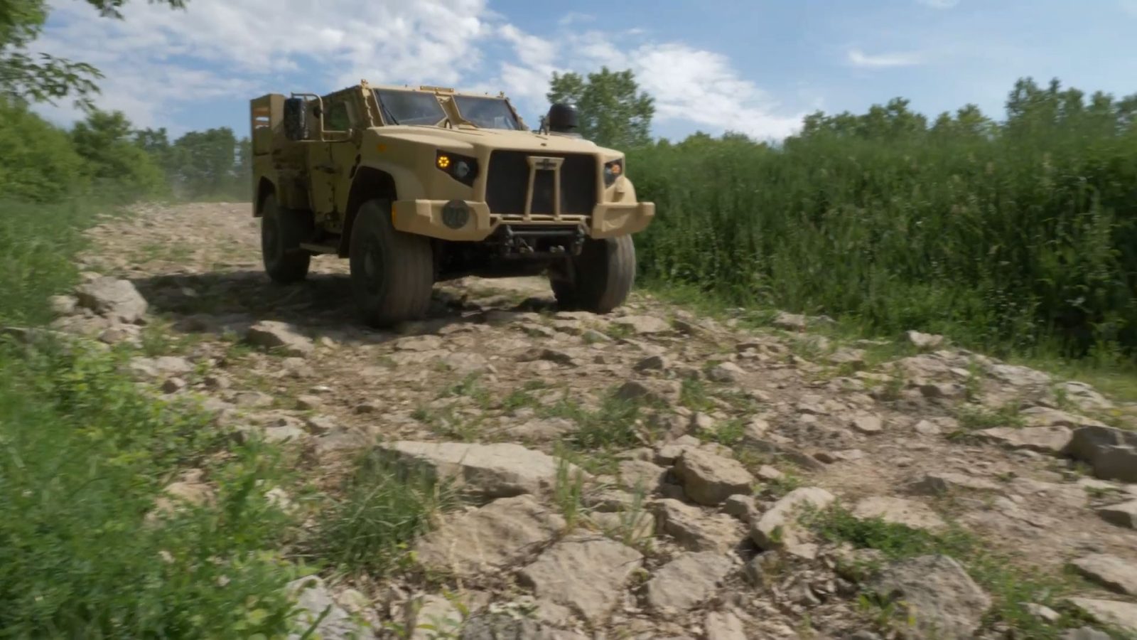 Oshkosh Defense eJLTV, el nuevo vehículo militar híbrido