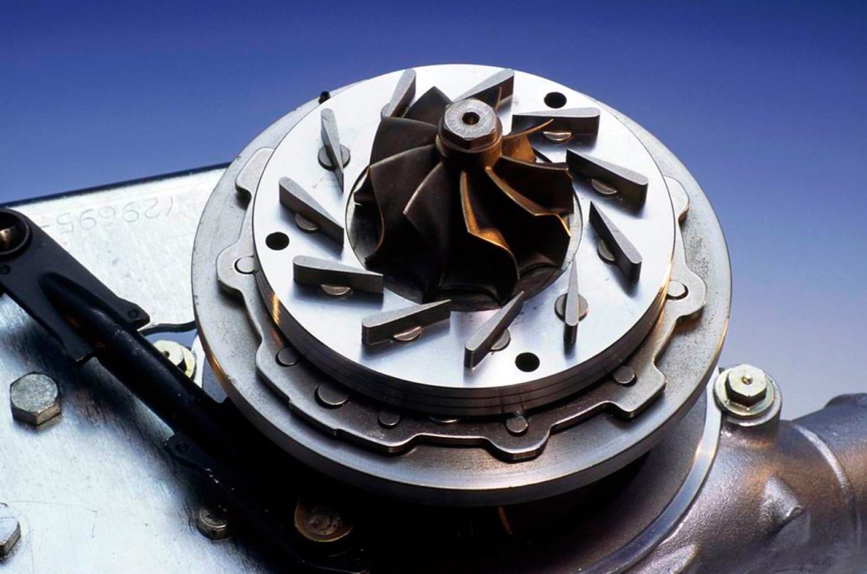 This is how a variable geometry turbocharger works: advantages ...