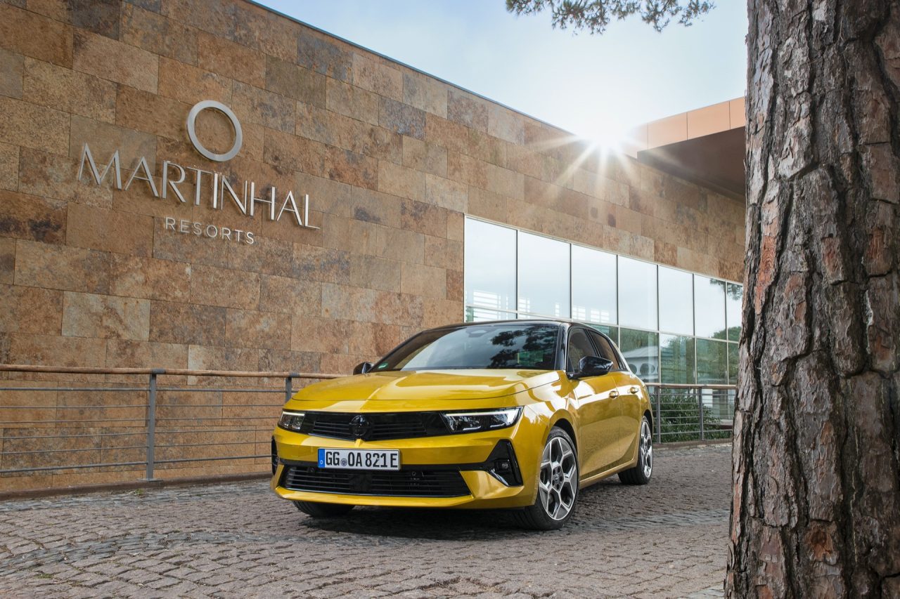 The All New Opel Astra Hybrid (2022)