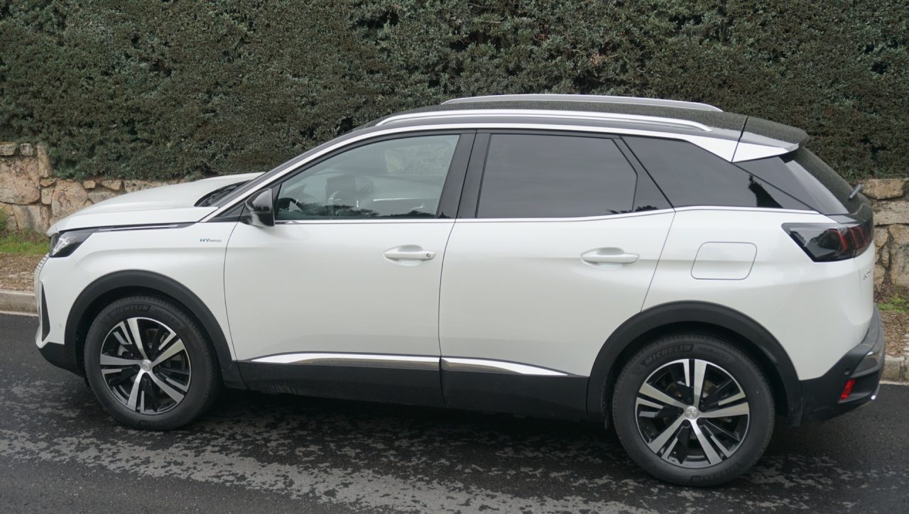 Testează Peugeot 3008 Plug-in Hybrid