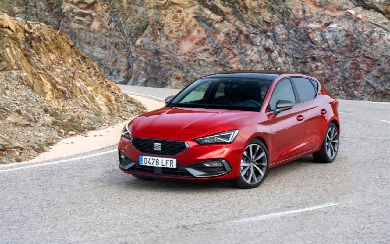 The SEAT Leon restructures its range and engines