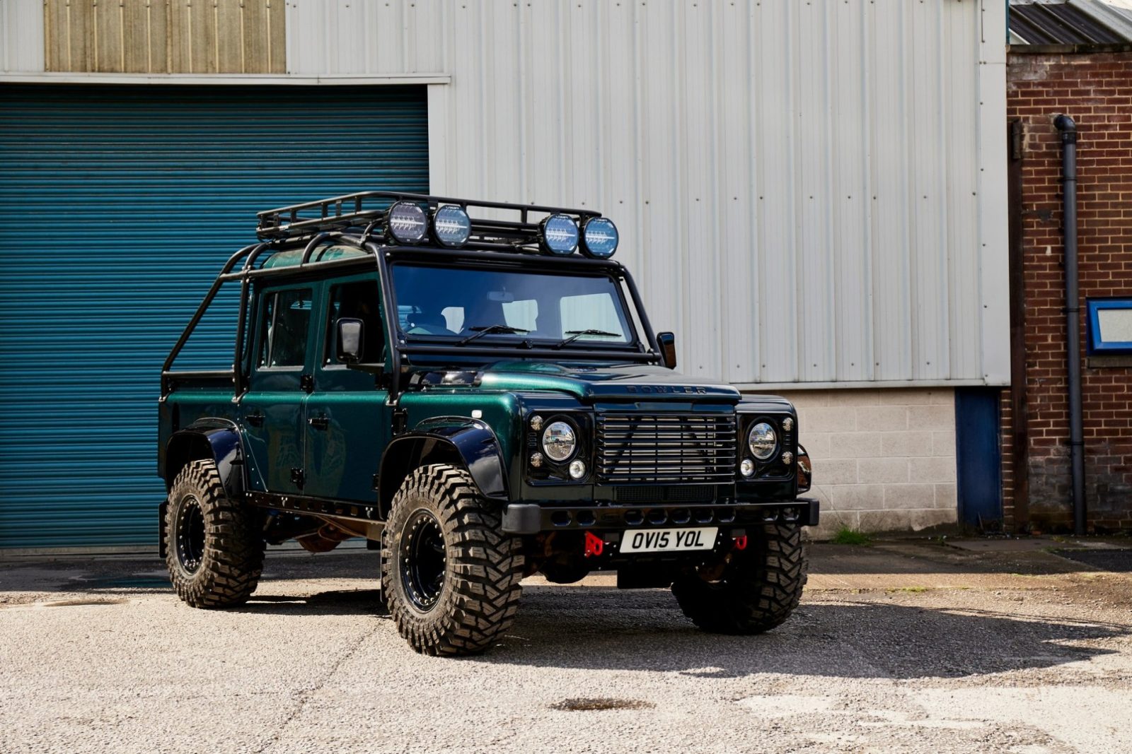Bowler anuncia al Defender Extreme, ahora más capaz off-road