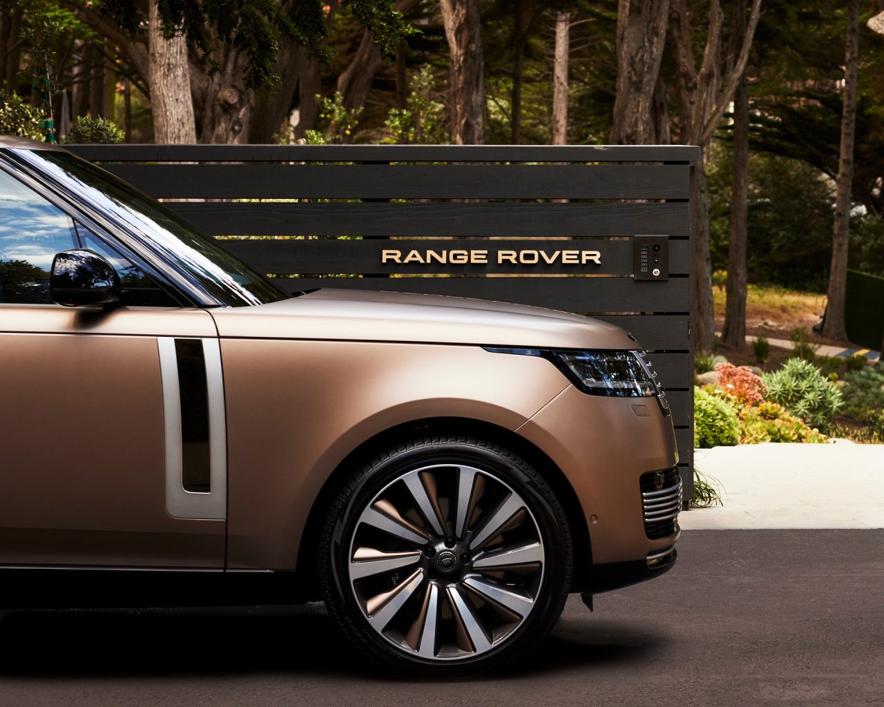 Range Rover SV Caramel Edition