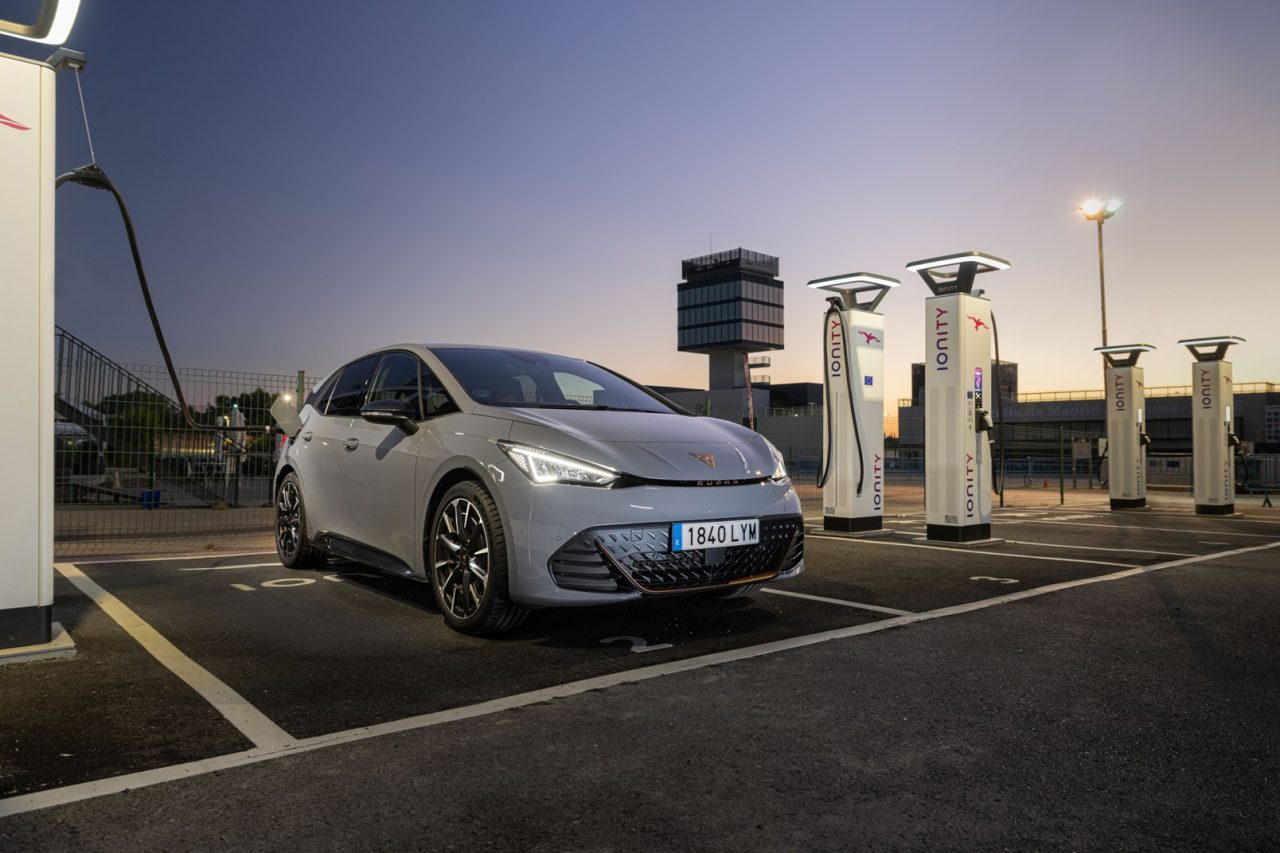 La CUPRA Nasce ora con una nuova batteria e Plug & Charge