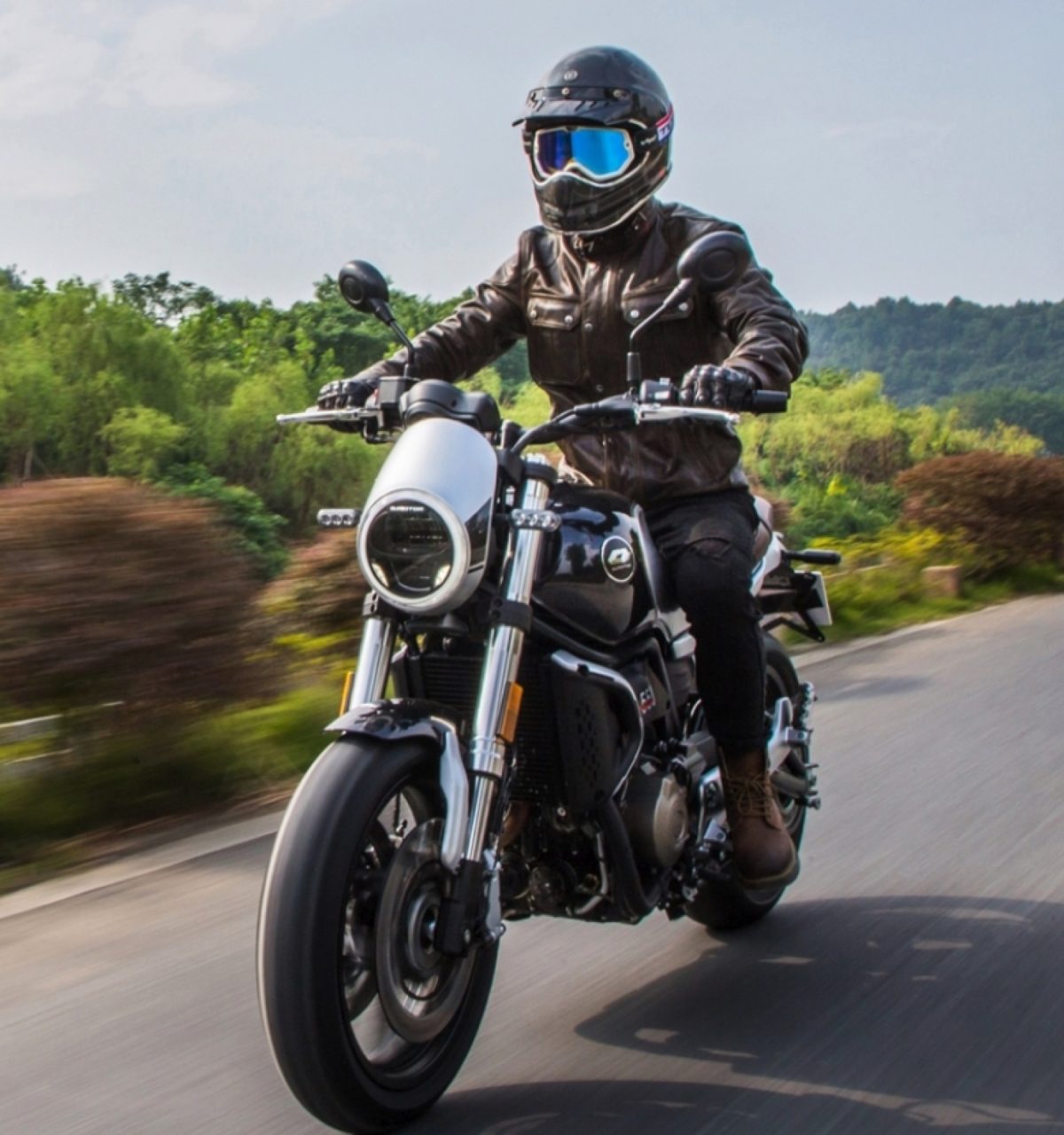 QJ MOTOR llega a España con una gama de 7 motos ¡y con 6 años de garantía!