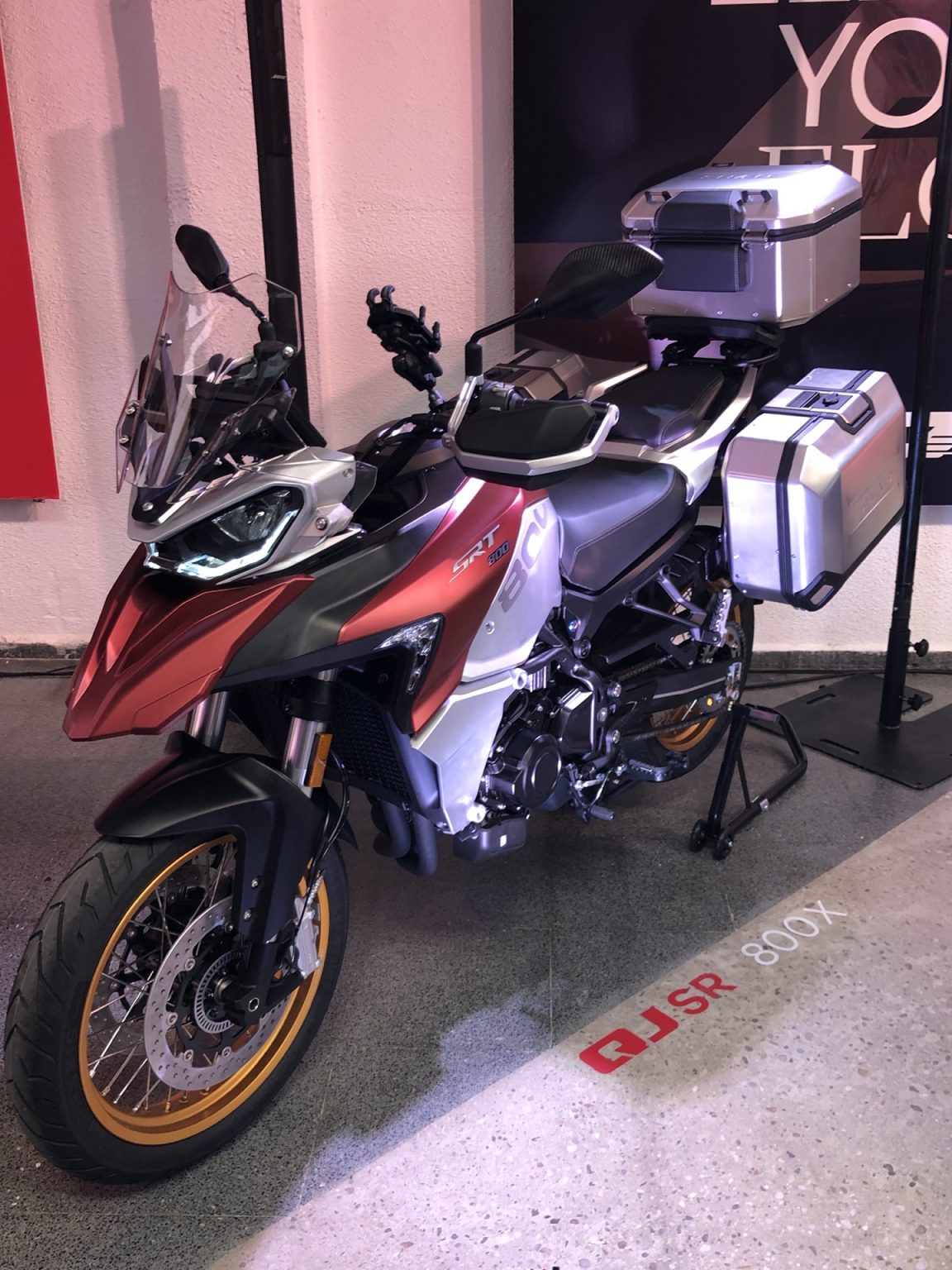 QJ MOTOR llega a España con una gama de 7 motos ¡y con 6 años de garantía!