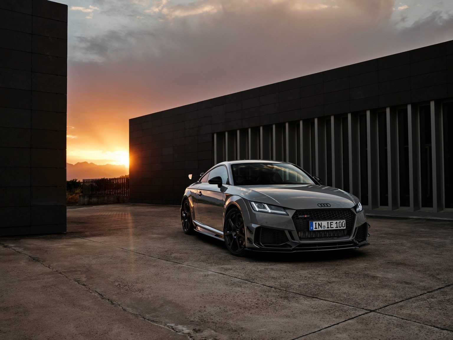 Audi TT RS Iconic Edition, solo 100 unidades en color gris