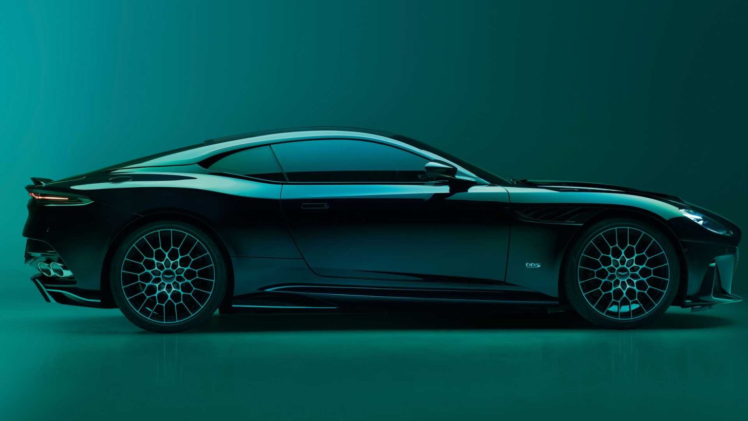 Aston Martin DBS 770 Ultimate: un'ultima edizione speciale per dire ...