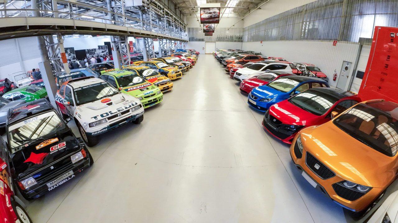 ¿Te gustan los clásicos? Visitamos la nave A122 de Seat