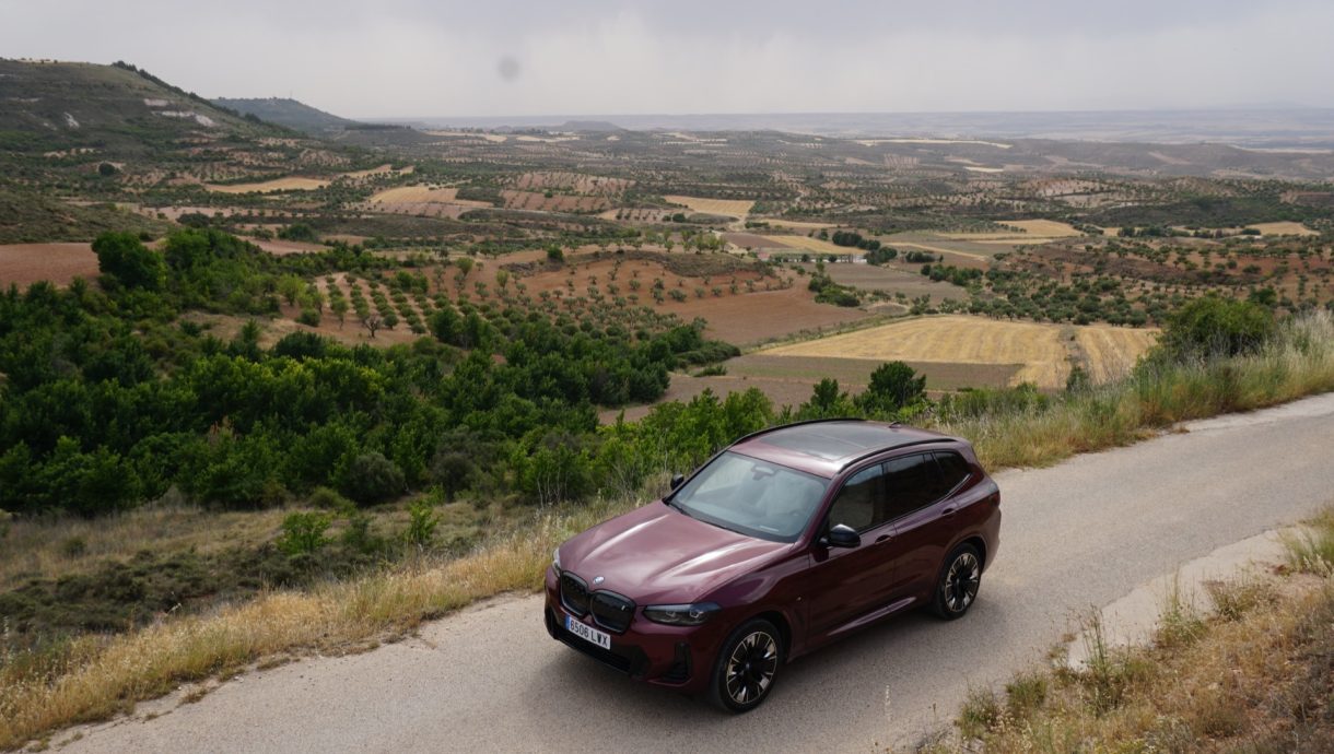 Prueba BMW iX3, el X3 eléctrico