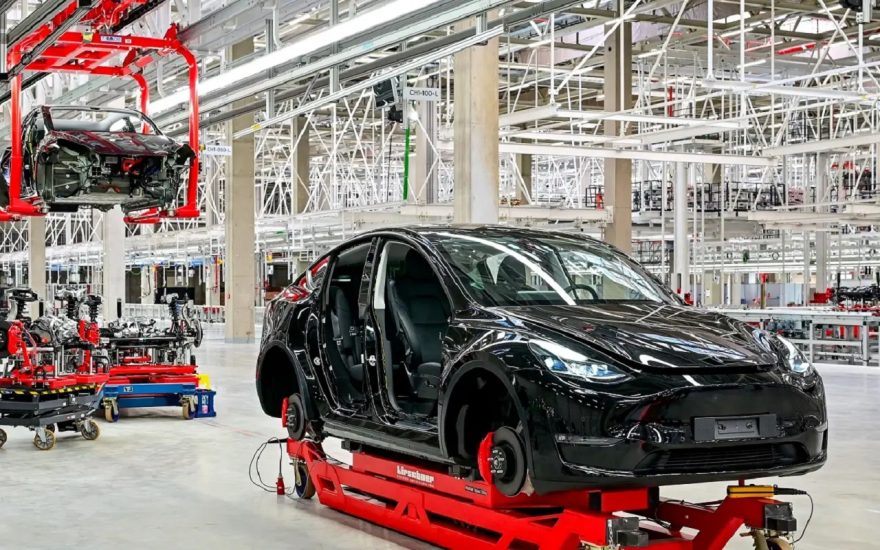 Tesla atteint 4 millions de voitures fabriquées