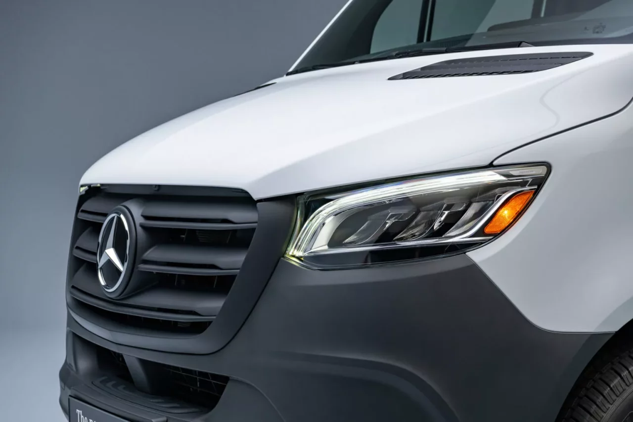 Mercedes Sprinter 2023 (24)