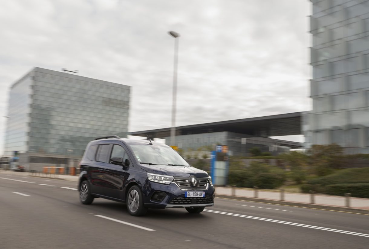 Prueba Renault Kangoo Combi E-TECH