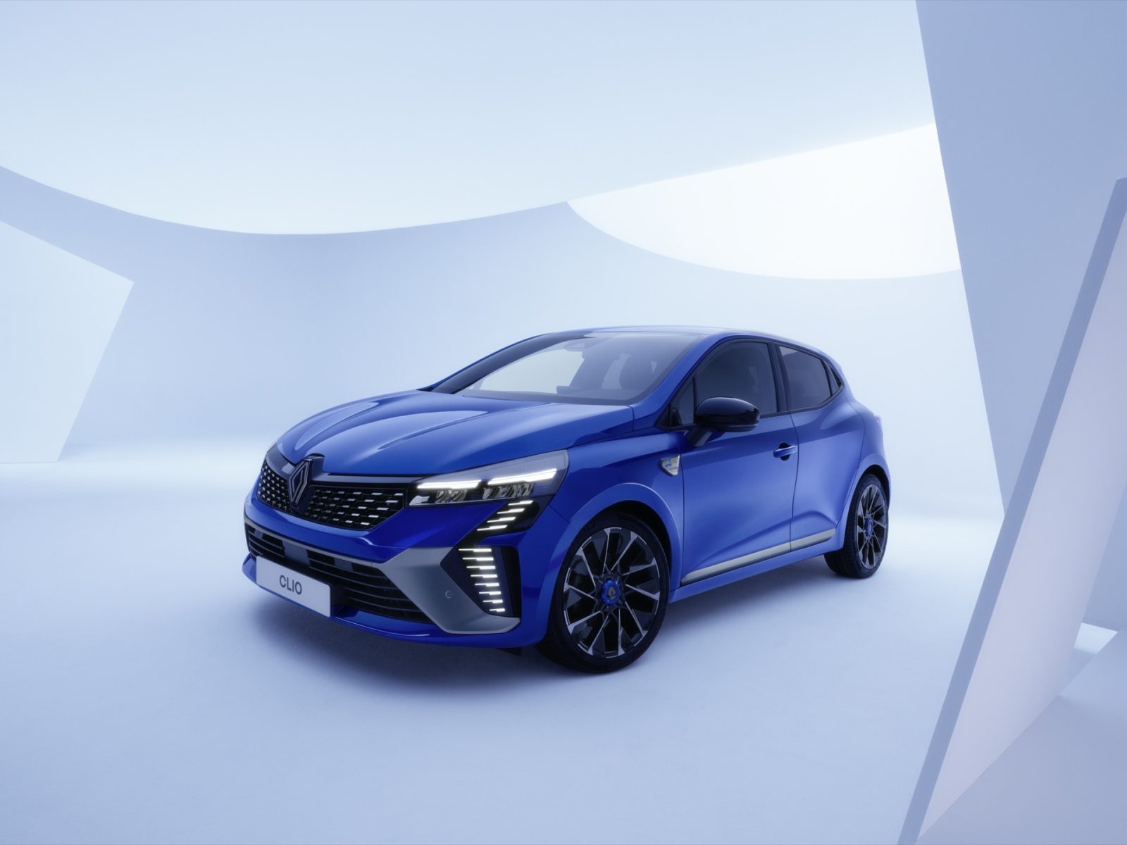 Chinese brands increase their sales in Europe and together surpass Mercedes