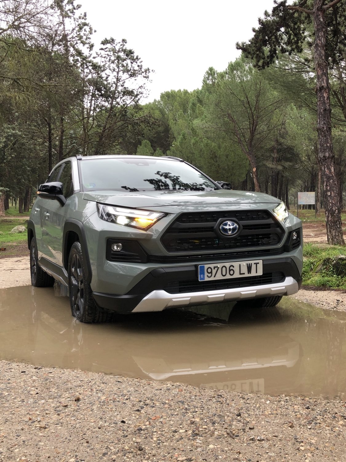Toyota RAV4 została całkowicie odnowiona, a w 2026 roku pojawi się ...