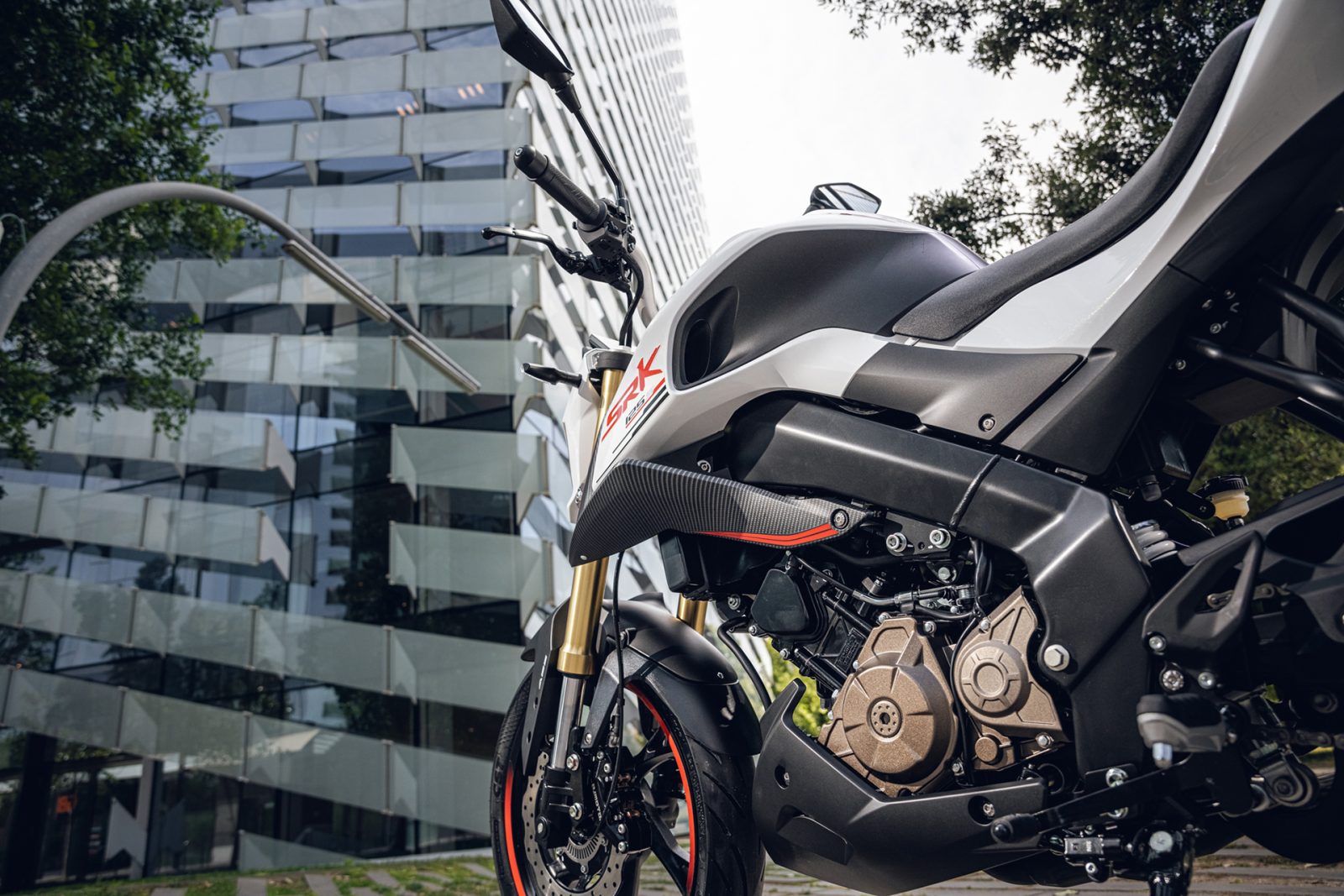 QJ Motor SRK 125 S : un design et des performances incroyables à un ...