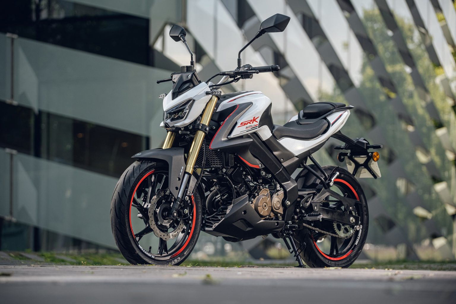 QJ Motor SRK 125 S : un design et des performances incroyables à un prix très compétitif