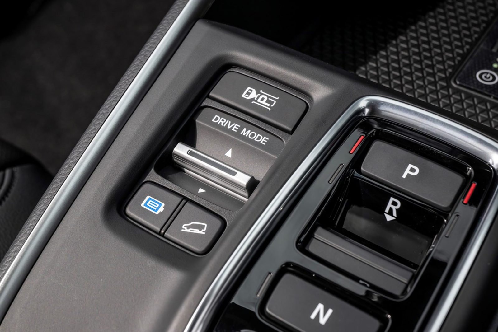 Honda anuncia los precios y especificaciones del CR-V Honda anuncia los precios y especificaciones del CR-V