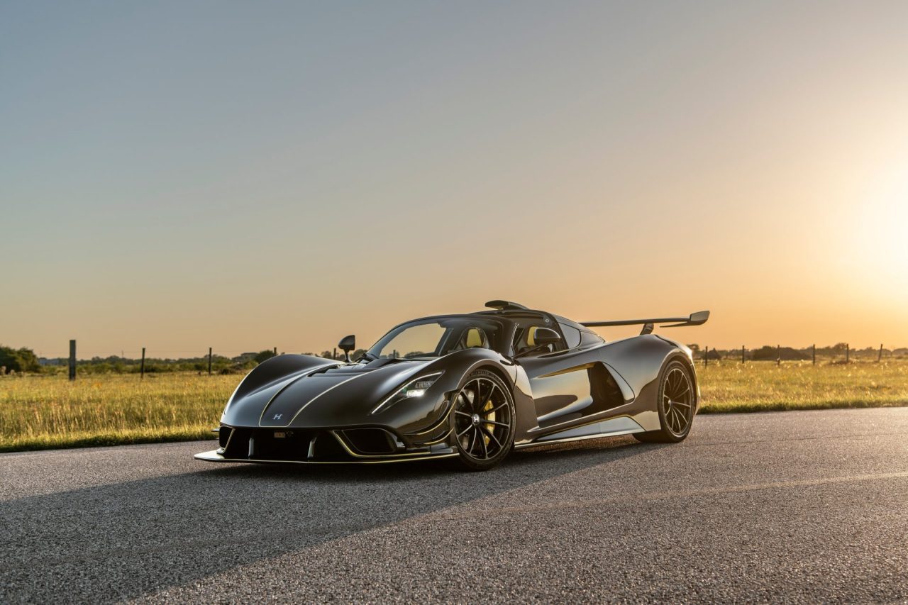 헤네시 Hennessey 가 Venom F5 Revolution Roadster를 선보입니다