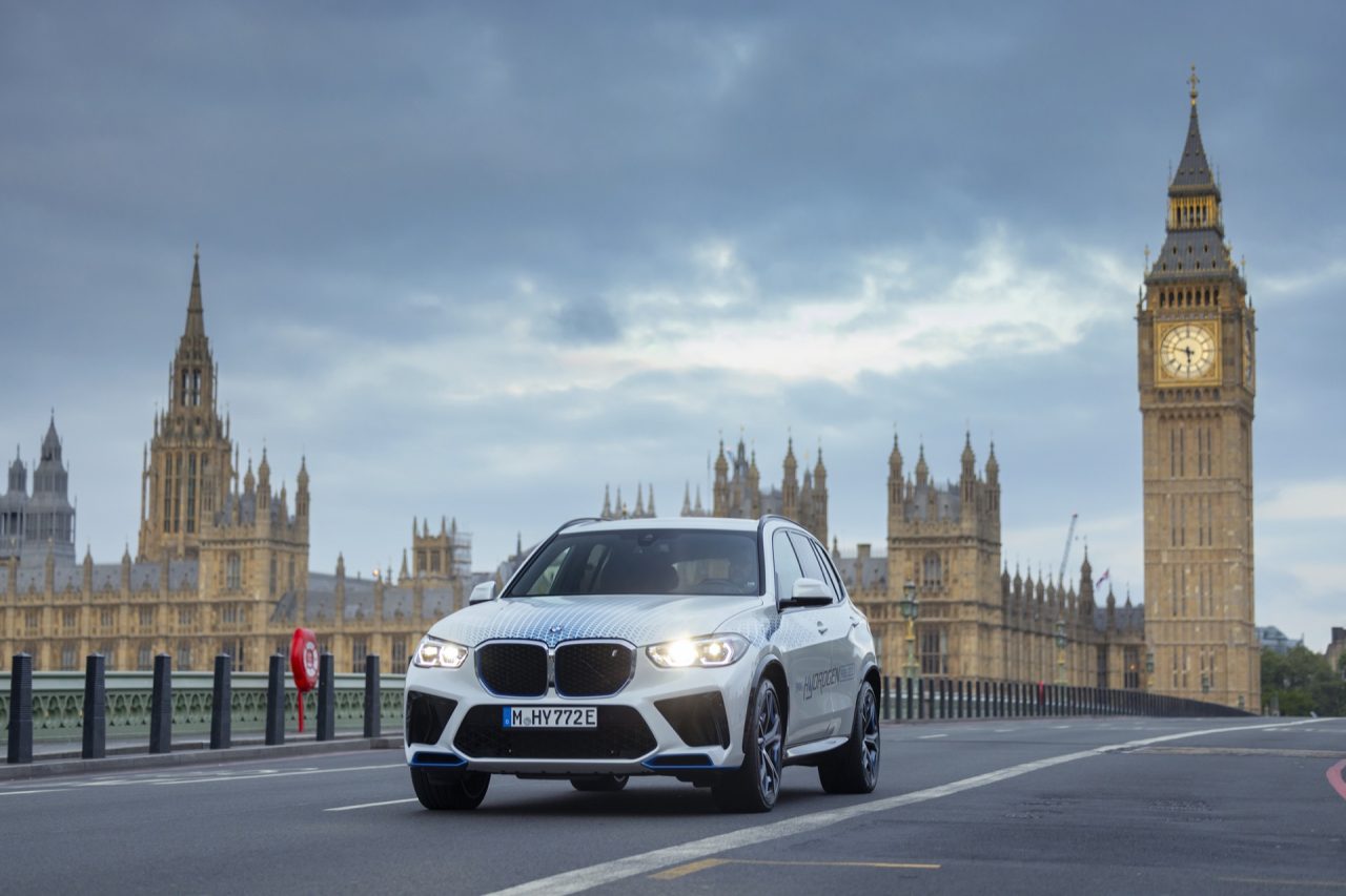 Hydrogen-powered BMW iX5 survives toughest test