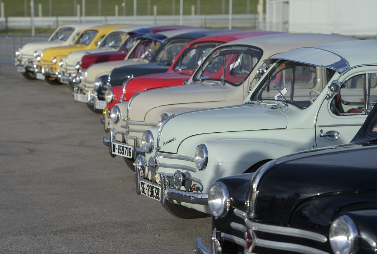 Renault 4CV „made in Spain“ oslavuje 70-tku a takto to značka oslávila ...