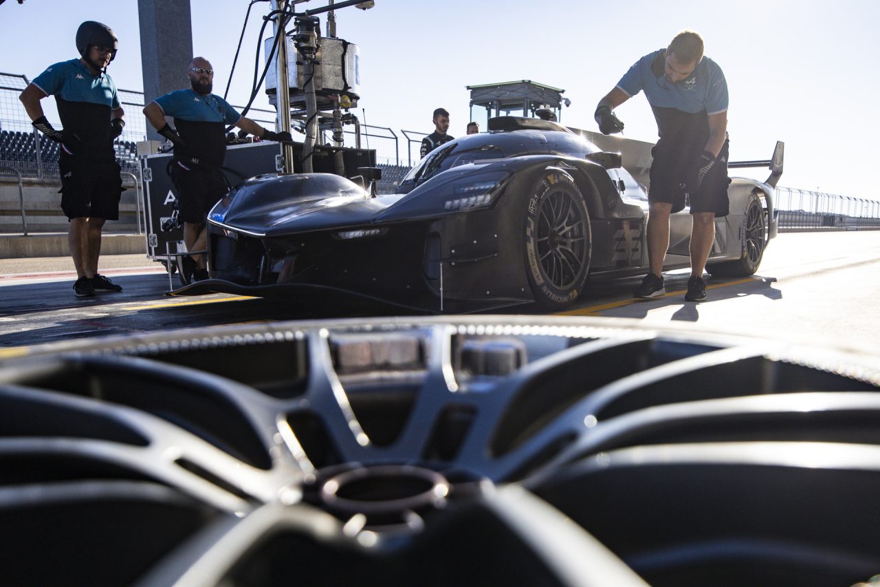 配备 V424 涡轮发动机的 Alpine A6 继续在阿拉贡拍摄